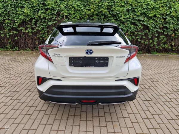 Balts Toyota C-HR 2018 Viļņa, ar dzinēja tilpumu 1.80 L un nobraukumu 110 tūkst. km par 17650 €, foto 8 vietnē AUTOMOTO.COM.LV