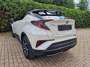 White Toyota C-HR 2018 in Vilnius, with an engine capacity of 1.80 L and mileage of 110 thousand km for 17650 €, photo 11 on AUTOMOTO.COM.LV