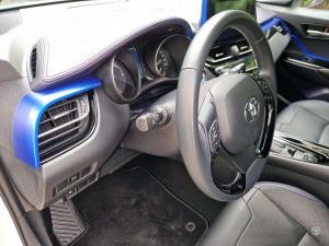 White Toyota C-HR 2018 in Vilnius, with an engine capacity of 1.80 L and mileage of 110 thousand km for 17650 €, photo 19 on AUTOMOTO.COM.LV