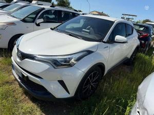 Balts Toyota C-HR 2018 Šauļi, ar dzinēja tilpumu 1.80 L un nobraukumu 136 tūkst. km par 16800 €, foto  vietnē AUTOMOTO.COM.LV