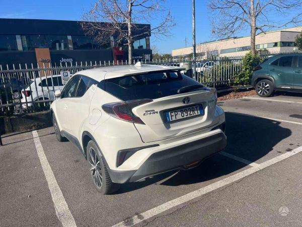 Balts Toyota C-HR 2018 Šauļi, ar dzinēja tilpumu 1.80 L un nobraukumu 136 tūkst. km par 16800 €, foto 3 vietnē AUTOMOTO.COM.LV