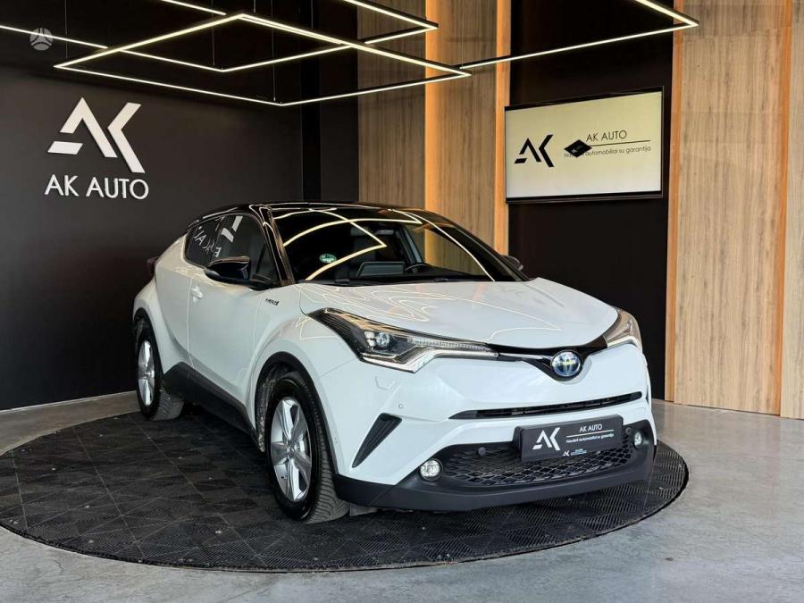 Белый Тойота C-HR 2018 в Каунас, объемом двигателя 1.80 л и пробегом 161 тыс. км за 17990 €, фото 4 на AUTOMOTO.COM.LV