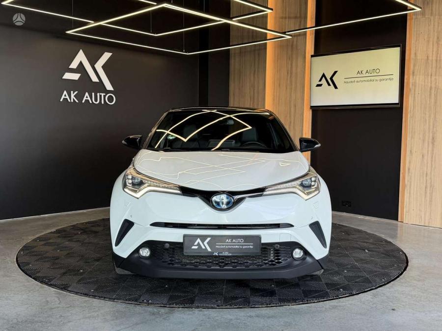 Белый Тойота C-HR 2018 в Каунас, объемом двигателя 1.80 л и пробегом 161 тыс. км за 17990 €, фото 5 на AUTOMOTO.COM.LV