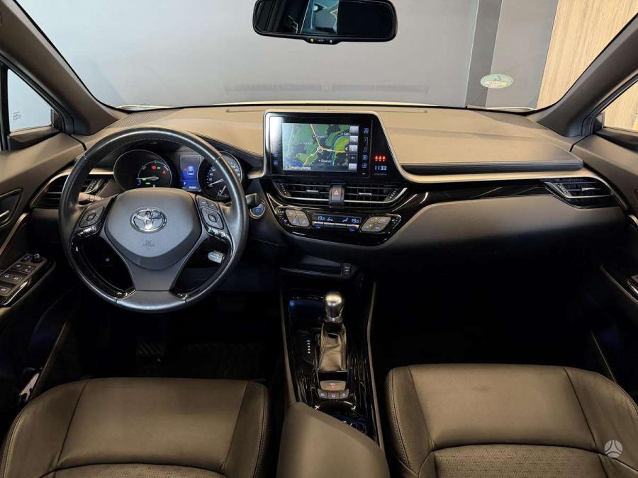 Белый Тойота C-HR 2018 в Каунас, объемом двигателя 1.80 л и пробегом 161 тыс. км за 17990 €, фото 14 на AUTOMOTO.COM.LV