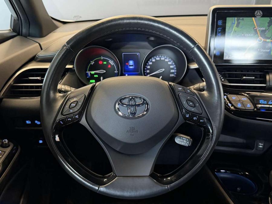 Белый Тойота C-HR 2018 в Каунас, объемом двигателя 1.80 л и пробегом 161 тыс. км за 17990 €, фото 15 на AUTOMOTO.COM.LV