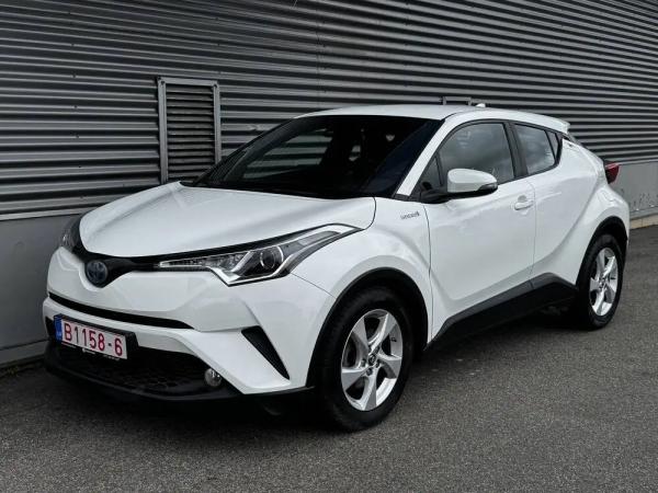 White Toyota C-HR 2018 in Riga, with an engine capacity of 1.80 L and mileage of 188 thousand km for 14900 €, photo 1 on AUTOMOTO.COM.LV