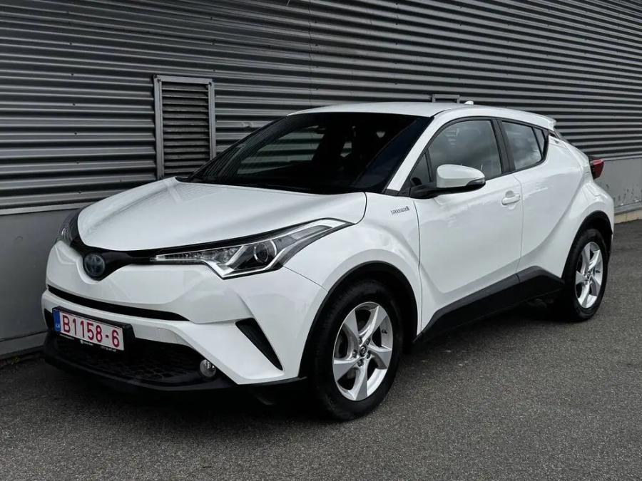 Белый Тойота C-HR 2018 в Рига, объемом двигателя 1.80 л и пробегом 188 тыс. км за 14900 €, фото 1 на AUTOMOTO.COM.LV