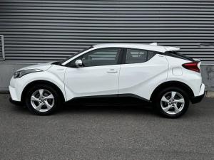 Белый Тойота C-HR 2018 в Рига, объемом двигателя 1.80 л и пробегом 188 тыс. км за 14900 €, фото 3 на AUTOMOTO.COM.LV