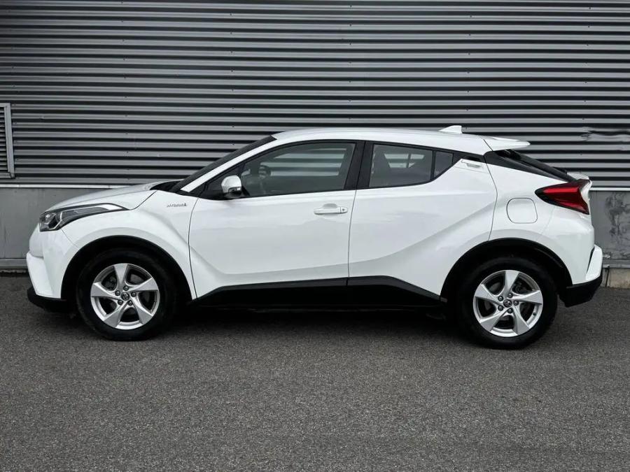 Белый Тойота C-HR 2018 в Рига, объемом двигателя 1.80 л и пробегом 188 тыс. км за 14900 €, фото 3 на AUTOMOTO.COM.LV