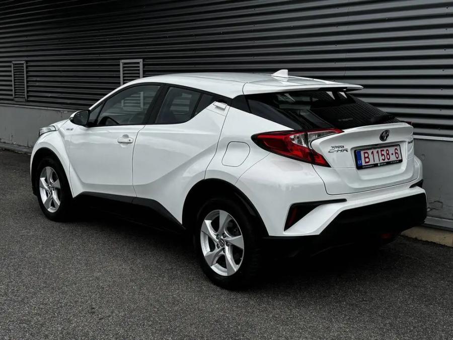 Белый Тойота C-HR 2018 в Рига, объемом двигателя 1.80 л и пробегом 188 тыс. км за 14900 €, фото 4 на AUTOMOTO.COM.LV