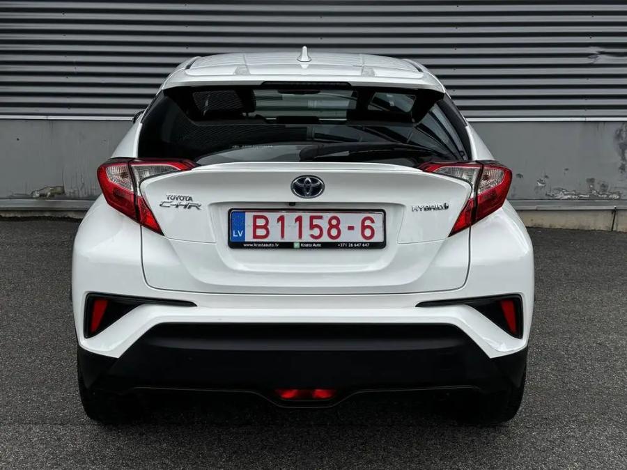Белый Тойота C-HR 2018 в Рига, объемом двигателя 1.80 л и пробегом 188 тыс. км за 14900 €, фото 5 на AUTOMOTO.COM.LV