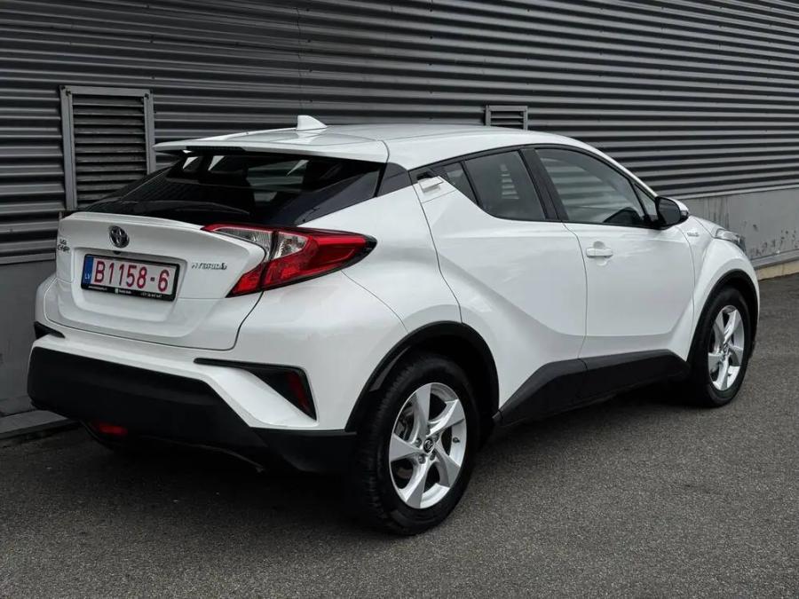 Белый Тойота C-HR 2018 в Рига, объемом двигателя 1.80 л и пробегом 188 тыс. км за 14900 €, фото 6 на AUTOMOTO.COM.LV