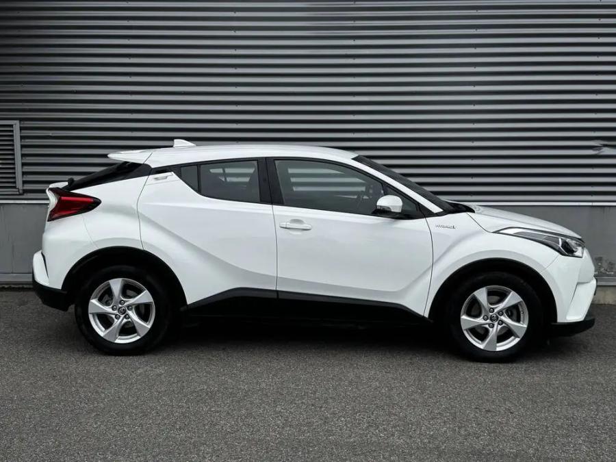 Белый Тойота C-HR 2018 в Рига, объемом двигателя 1.80 л и пробегом 188 тыс. км за 14900 €, фото 7 на AUTOMOTO.COM.LV