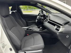 Белый Тойота C-HR 2018 в Рига, объемом двигателя 1.80 л и пробегом 188 тыс. км за 14900 €, фото 13 на AUTOMOTO.COM.LV