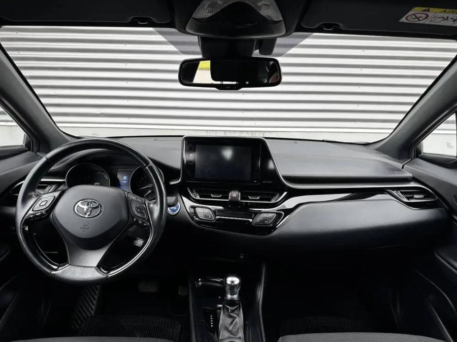 Белый Тойота C-HR 2018 в Рига, объемом двигателя 1.80 л и пробегом 188 тыс. км за 14900 €, фото 14 на AUTOMOTO.COM.LV