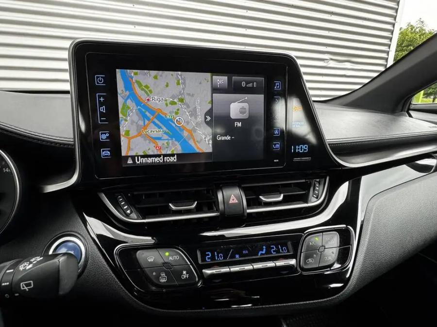 Белый Тойота C-HR 2018 в Рига, объемом двигателя 1.80 л и пробегом 188 тыс. км за 14900 €, фото 19 на AUTOMOTO.COM.LV