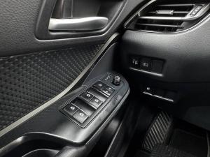 Белый Тойота C-HR 2018 в Рига, объемом двигателя 1.80 л и пробегом 188 тыс. км за 14900 €, фото 24 на AUTOMOTO.COM.LV