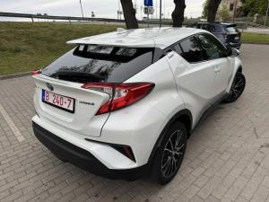 White Toyota C-HR 2018 in Daugavpils, with an engine capacity of 1.80 L and mileage of 110 thousand km for 15400 €, photo 4 on AUTOMOTO.COM.LV
