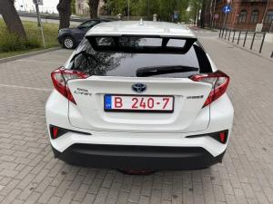 White Toyota C-HR 2018 in Daugavpils, with an engine capacity of 1.80 L and mileage of 110 thousand km for 15400 €, photo 5 on AUTOMOTO.COM.LV