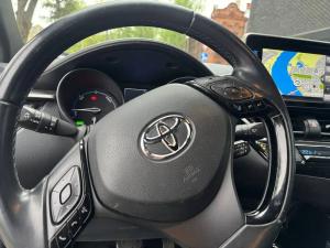 White Toyota C-HR 2018 in Daugavpils, with an engine capacity of 1.80 L and mileage of 110 thousand km for 15400 €, photo 14 on AUTOMOTO.COM.LV