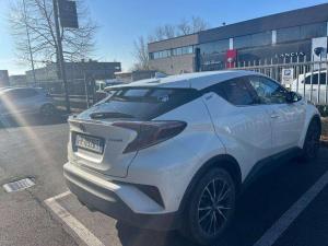 Белый Тойота C-HR 2018 в Шяуляй, объемом двигателя 1.80 л и пробегом 136 тыс. км за 16800 €, фото 4 на AUTOMOTO.COM.LV