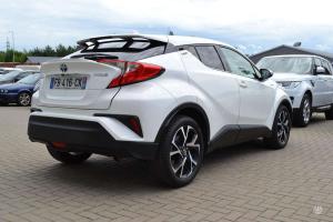 Белый Тойота C-HR 2018 в Вильнюс, объемом двигателя 1.80 л и пробегом 211 тыс. км за 15000 €, фото 10 на AUTOMOTO.COM.LV