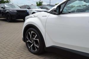 Белый Тойота C-HR 2018 в Вильнюс, объемом двигателя 1.80 л и пробегом 211 тыс. км за 15000 €, фото 11 на AUTOMOTO.COM.LV