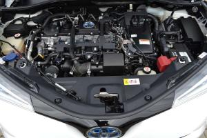 Белый Тойота C-HR 2018 в Вильнюс, объемом двигателя 1.80 л и пробегом 211 тыс. км за 15000 €, фото 16 на AUTOMOTO.COM.LV