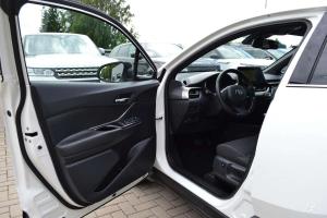 Белый Тойота C-HR 2018 в Вильнюс, объемом двигателя 1.80 л и пробегом 211 тыс. км за 15000 €, фото 17 на AUTOMOTO.COM.LV