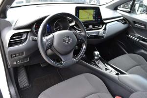 Белый Тойота C-HR 2018 в Вильнюс, объемом двигателя 1.80 л и пробегом 211 тыс. км за 15000 €, фото 20 на AUTOMOTO.COM.LV