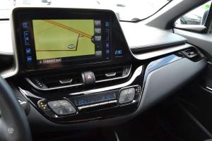 Белый Тойота C-HR 2018 в Вильнюс, объемом двигателя 1.80 л и пробегом 211 тыс. км за 15000 €, фото 40 на AUTOMOTO.COM.LV