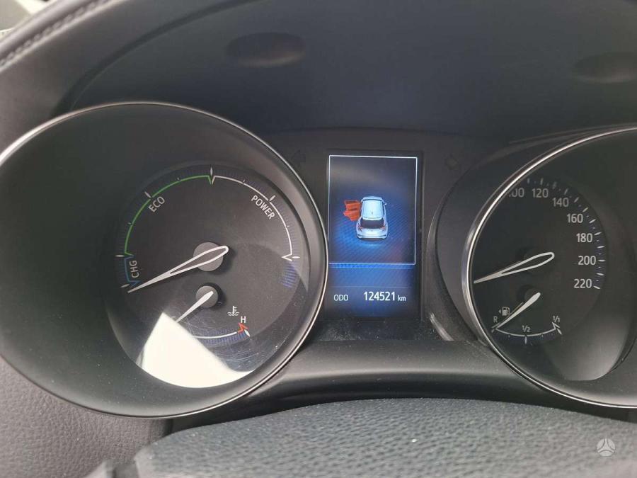 Белый Тойота C-HR 2018 в Каунас, объемом двигателя 1.80 л и пробегом 125 тыс. км за 16800 €, фото 15 на AUTOMOTO.COM.LV