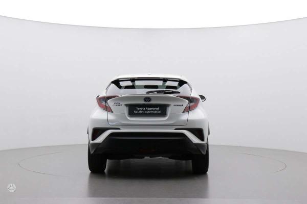 Balts Toyota C-HR 2018 Viļņa, ar dzinēja tilpumu 1.80 L un nobraukumu 134 tūkst. km par 20500 €, foto 5 vietnē AUTOMOTO.COM.LV
