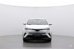 White Toyota C-HR 2018 in Vilnius, with an engine capacity of 1.80 L and mileage of 134 thousand km for 20500 €, photo 7 on AUTOMOTO.COM.LV