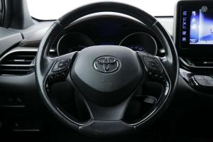White Toyota C-HR 2018 in Vilnius, with an engine capacity of 1.80 L and mileage of 134 thousand km for 20500 €, photo 14 on AUTOMOTO.COM.LV
