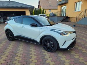 White Toyota C-HR 2018 in Vilnius, with an engine capacity of 1.86 L and mileage of 187 thousand km for 15300 €, photo  on AUTOMOTO.COM.LV