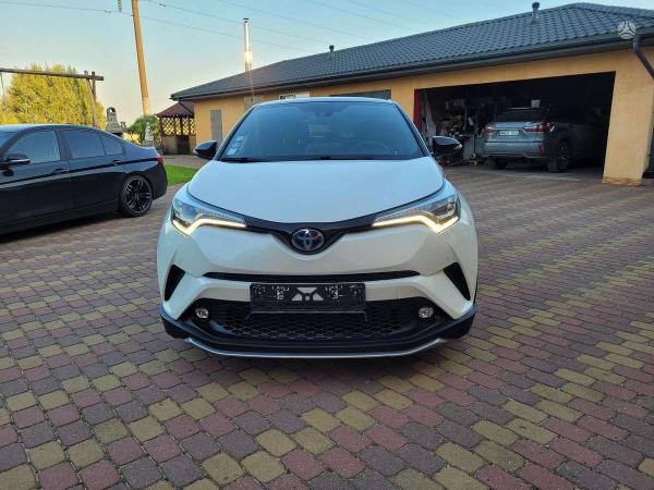 Белый Тойота C-HR 2018 в Вильнюс, объемом двигателя 1.86 л и пробегом 187 тыс. км за 15300 €, фото 4 на AUTOMOTO.COM.LV