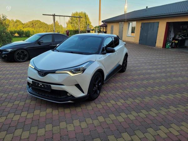 Balts Toyota C-HR 2018 Viļņa, ar dzinēja tilpumu 1.86 L un nobraukumu 187 tūkst. km par 15300 €, foto 3 vietnē AUTOMOTO.COM.LV