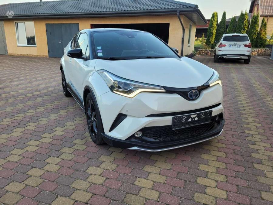 Balts Toyota C-HR 2018 Viļņa, ar dzinēja tilpumu 1.86 L un nobraukumu 187 tūkst. km par 15300 €, foto 6 vietnē AUTOMOTO.COM.LV