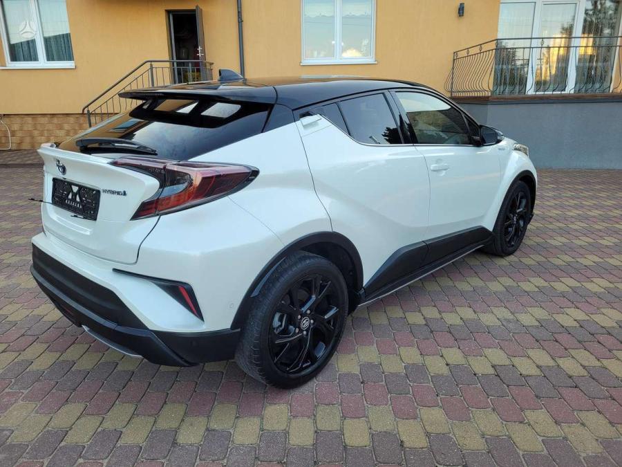 Balts Toyota C-HR 2018 Viļņa, ar dzinēja tilpumu 1.86 L un nobraukumu 187 tūkst. km par 15300 €, foto 7 vietnē AUTOMOTO.COM.LV