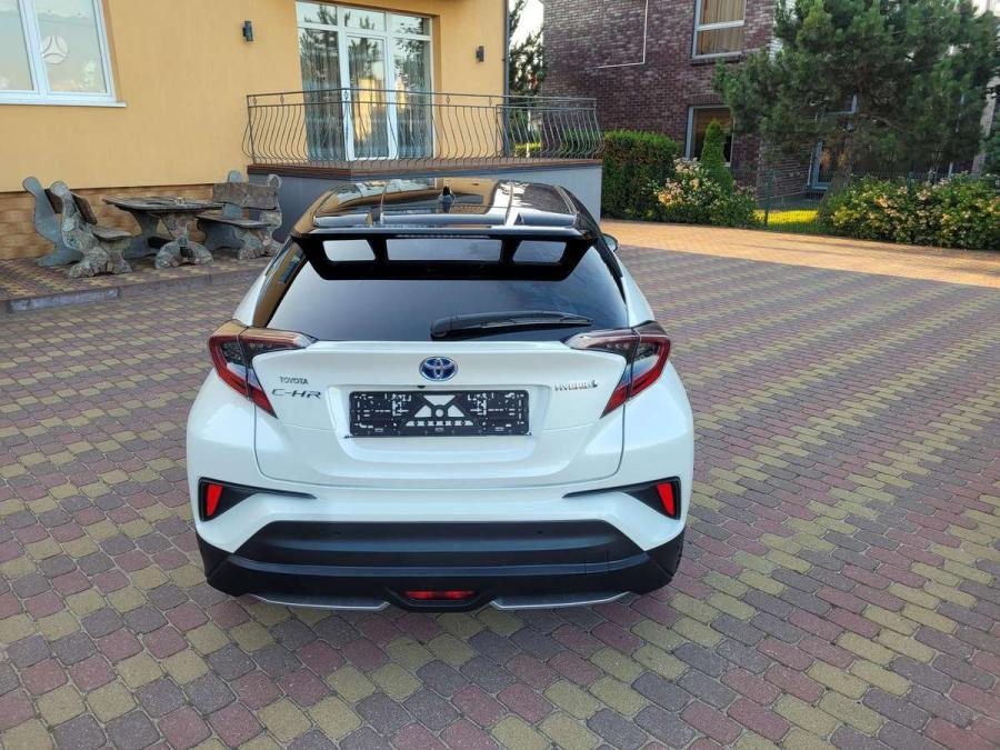 Balts Toyota C-HR 2018 Viļņa, ar dzinēja tilpumu 1.86 L un nobraukumu 187 tūkst. km par 15300 €, foto 9 vietnē AUTOMOTO.COM.LV