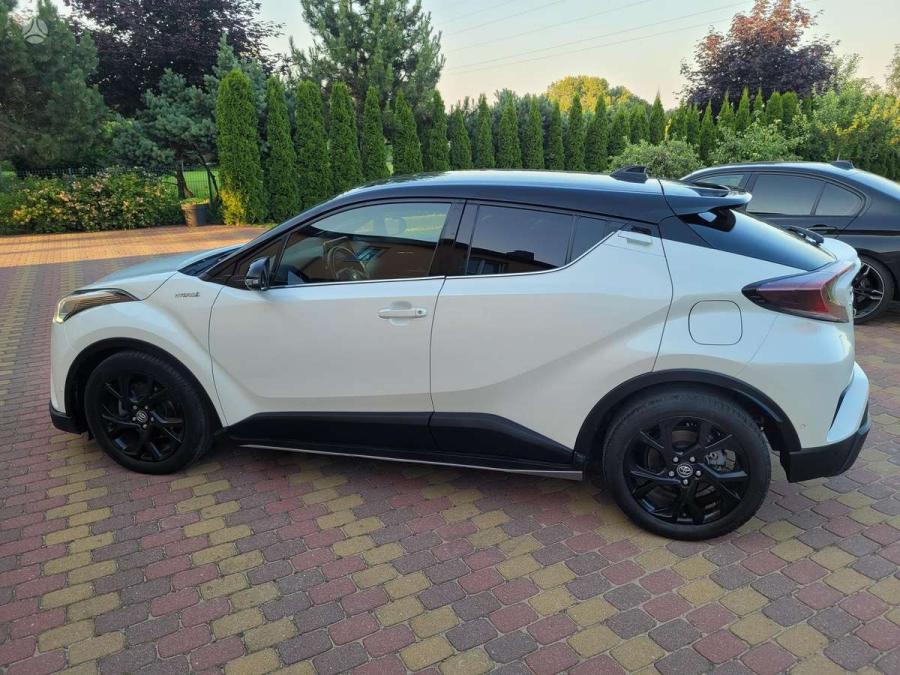Balts Toyota C-HR 2018 Viļņa, ar dzinēja tilpumu 1.86 L un nobraukumu 187 tūkst. km par 15300 €, foto 12 vietnē AUTOMOTO.COM.LV