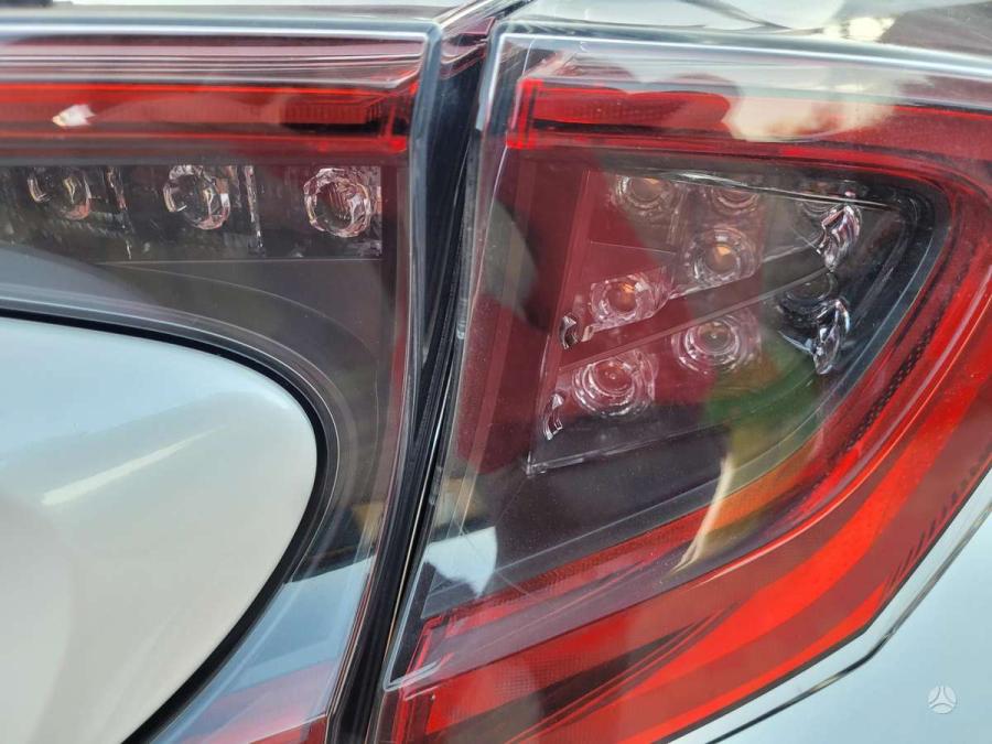 Balts Toyota C-HR 2018 Viļņa, ar dzinēja tilpumu 1.86 L un nobraukumu 187 tūkst. km par 15300 €, foto 21 vietnē AUTOMOTO.COM.LV