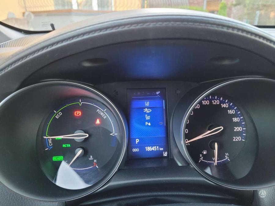 Balts Toyota C-HR 2018 Viļņa, ar dzinēja tilpumu 1.86 L un nobraukumu 187 tūkst. km par 15300 €, foto 35 vietnē AUTOMOTO.COM.LV