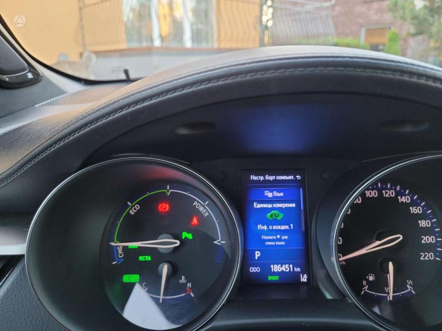 Balts Toyota C-HR 2018 Viļņa, ar dzinēja tilpumu 1.86 L un nobraukumu 187 tūkst. km par 15300 €, foto 37 vietnē AUTOMOTO.COM.LV