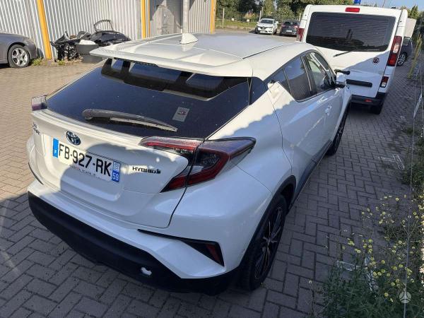 Balts Toyota C-HR 2018 Tauragė, ar dzinēja tilpumu 1.80 L un nobraukumu 136 tūkst. km par 9900 €, foto 4 vietnē AUTOMOTO.COM.LV