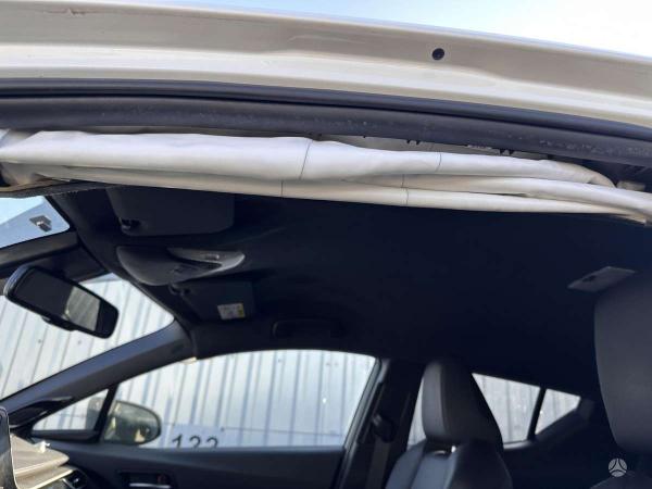 Balts Toyota C-HR 2018 Tauragė, ar dzinēja tilpumu 1.80 L un nobraukumu 136 tūkst. km par 9900 €, foto 10 vietnē AUTOMOTO.COM.LV