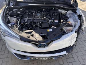 White Toyota C-HR 2018 in Taurage, with an engine capacity of 1.80 L and mileage of 136 thousand km for 9900 €, photo 13 on AUTOMOTO.COM.LV