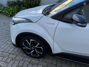 Белый Тойота C-HR 2018 в Вильнюс, объемом двигателя 1.80 л и пробегом 110 тыс. км за 16950 €, фото 4 на AUTOMOTO.COM.LV