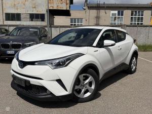 White Toyota C-HR 2018 in Vilnius, with an engine capacity of 1.80 L and mileage of 261 thousand km for 11900 €, photo  on AUTOMOTO.COM.LV